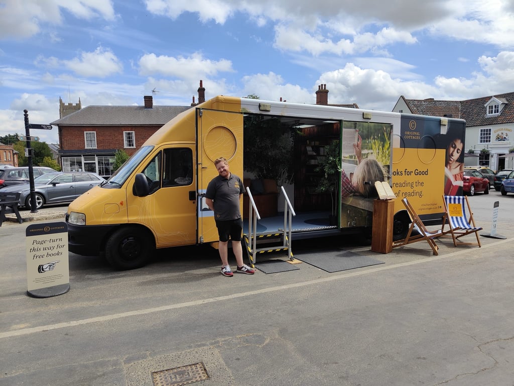 Mobile exhibition vans & roadshow vehicle hire | Promohire
